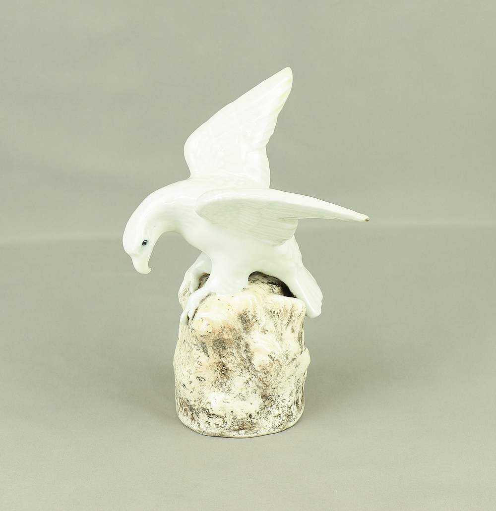 Hirado ware Mikawachi ware White Porcelain Eagle on Rock with Box VA47 ...